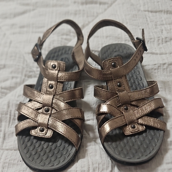 Clarks | Shoes | Clarks Metallic Bronze Sandals | Poshmark